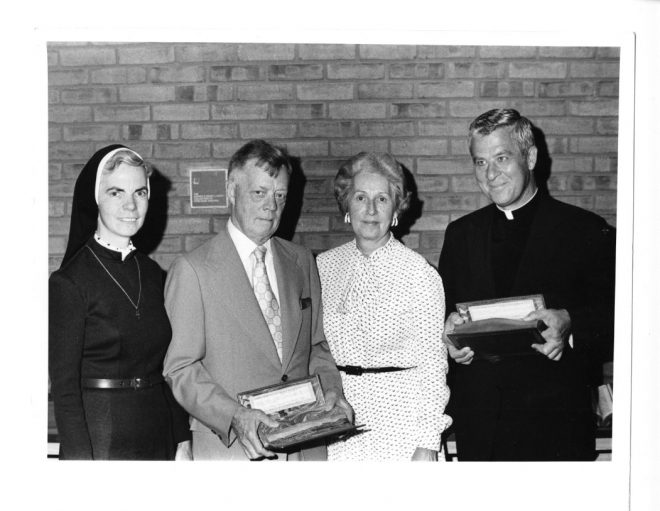 Knott Family – The Bible as Book: